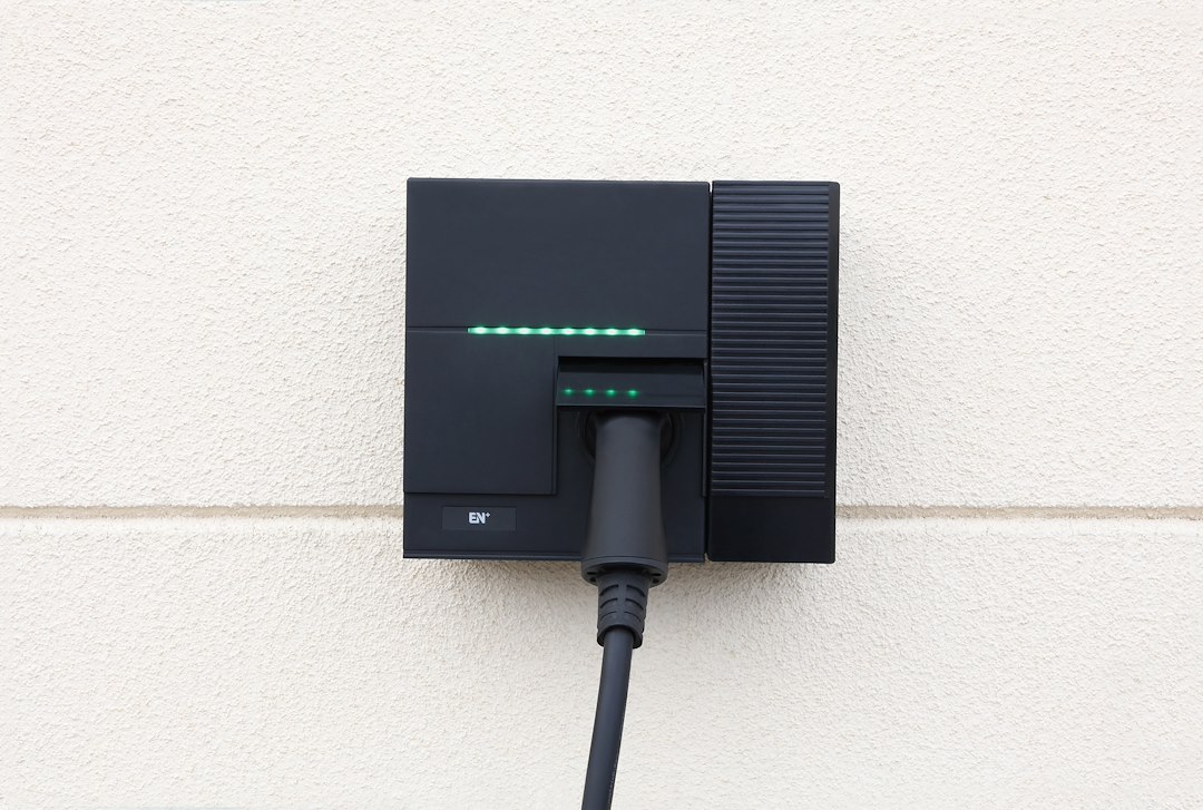 Laddbox Evon Pro, 22kW, 32A, Uttag, Typ 2 - 2701235 - Malmbergs ...