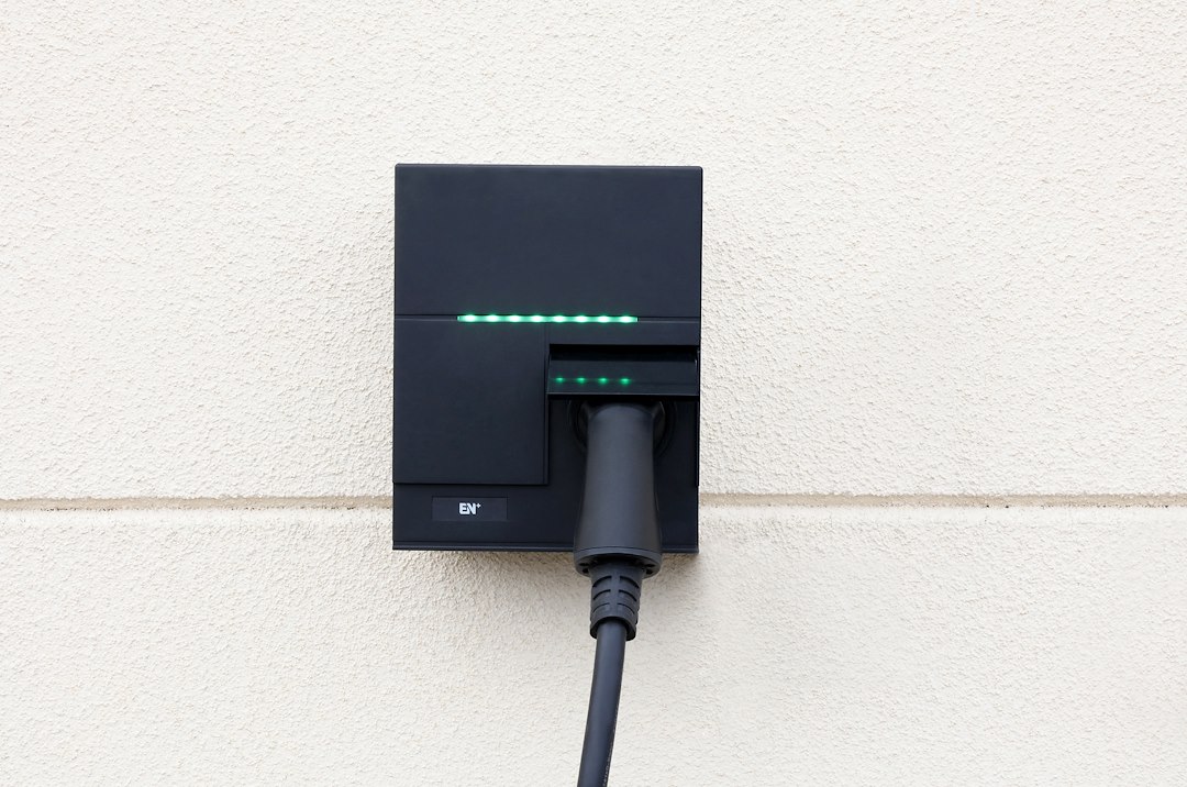 Laddbox Evon Start, 22kW, 32A, Uttag, Typ 2 - 2701238 - Malmbergs ...